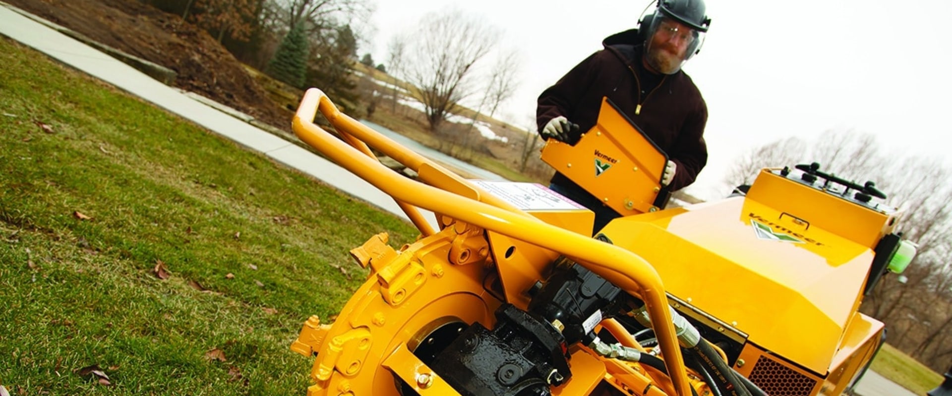 Understanding Self-Propelled Track Stump Grinders